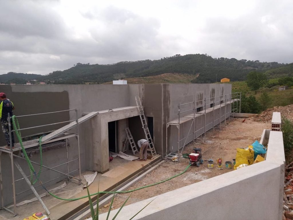 Aplicação de Capoto em moradia no Gradil - Mafra