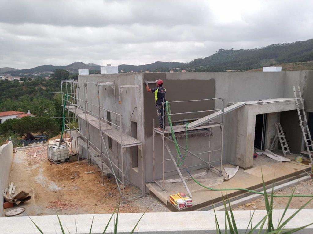 Aplicação de Capoto em moradia no Gradil - Mafra
